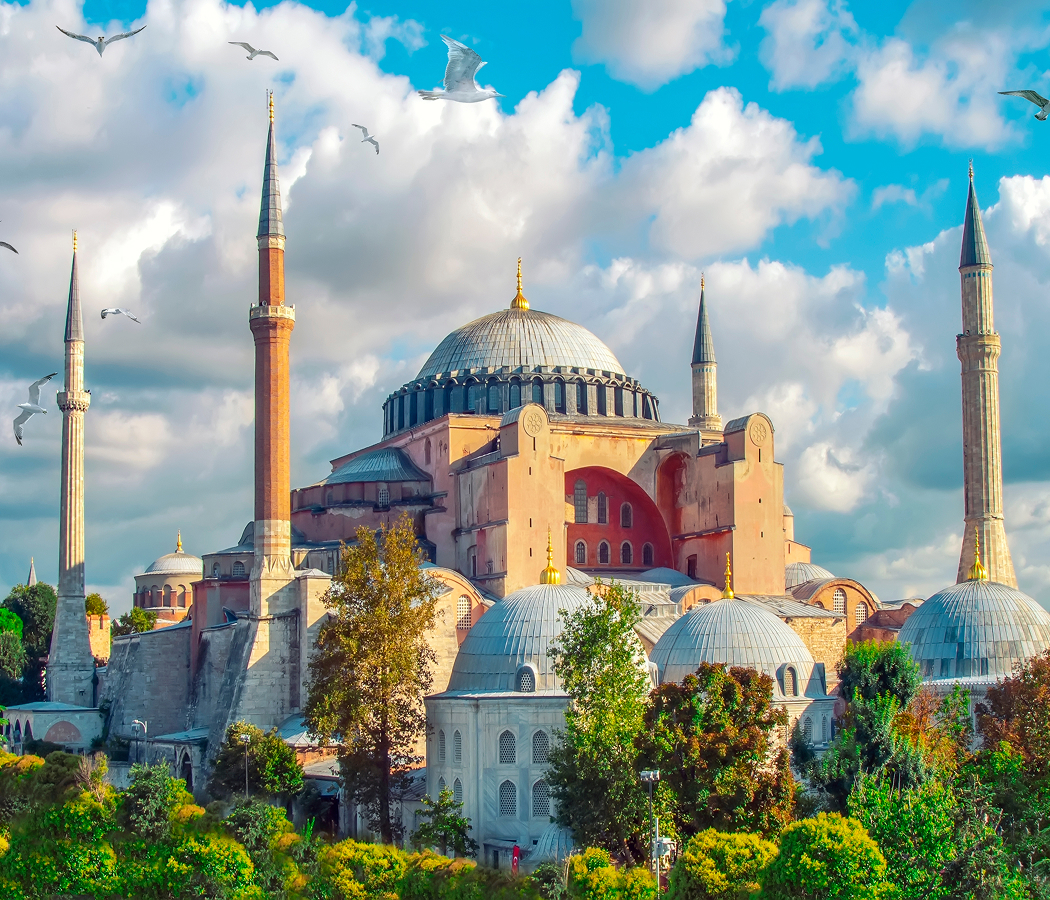 Why Hotel Sultanahmet Palace stands iconic